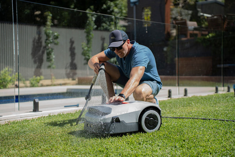 Anthbot Genie 1000 | Robotplæneklipper uden kanttråd – Robotstøvsugeren.dk
